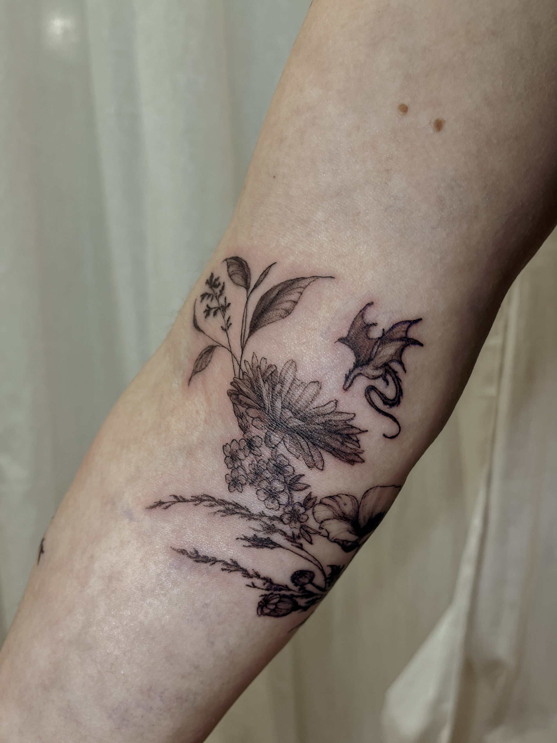 hochwertige Fineline Tattoos Aachen | filigran und individuell - INTUITION STUDIO
