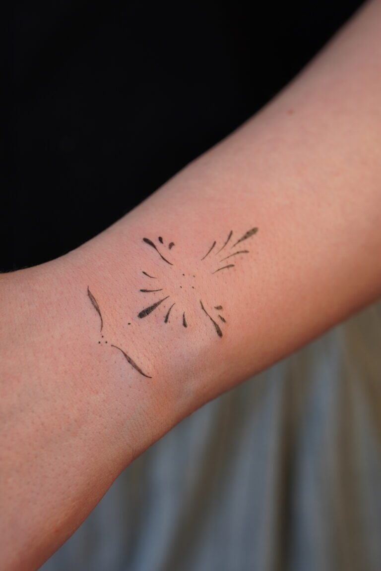 hochwertige Fineline Tattoos Aachen | filigran und individuell - INTUITION STUDIO